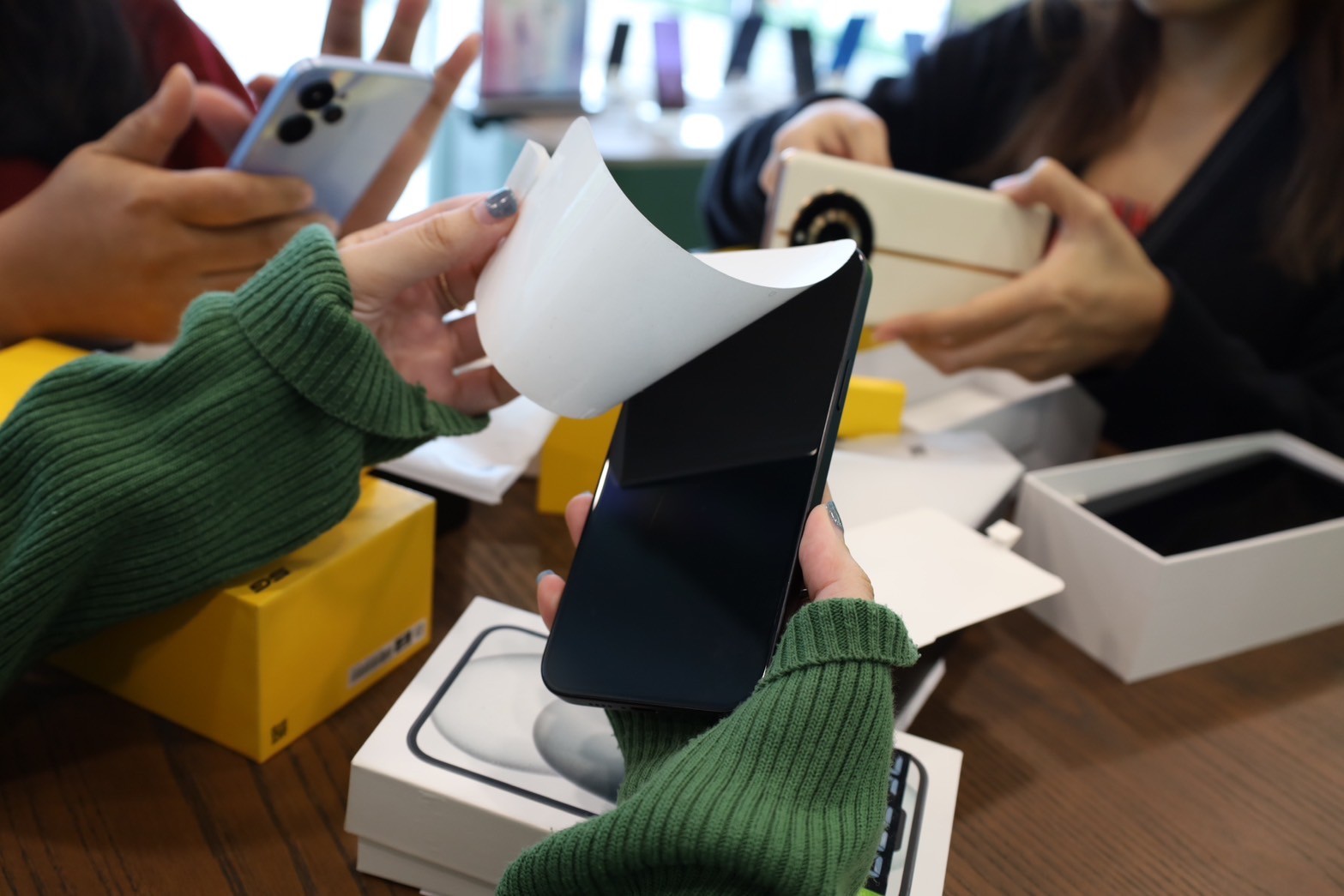 ชี้เป้า โทรศัพท์มือถือ ตัวโชว์ (เครื่อง DEMO) สภาพดี ราคาพิเศษ @รัชดา19 ...